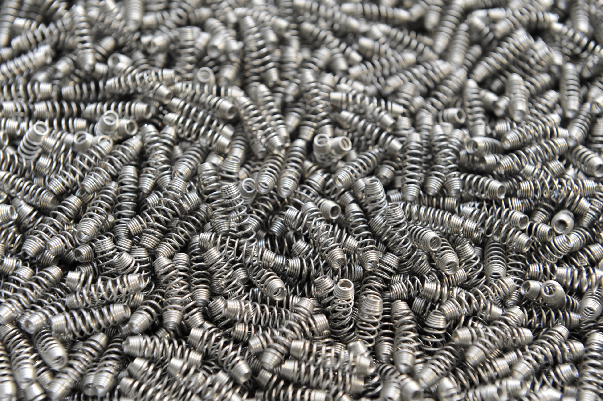 Technische Federn in Groß- und Kleinserie - Sekona - Spezialist für ...